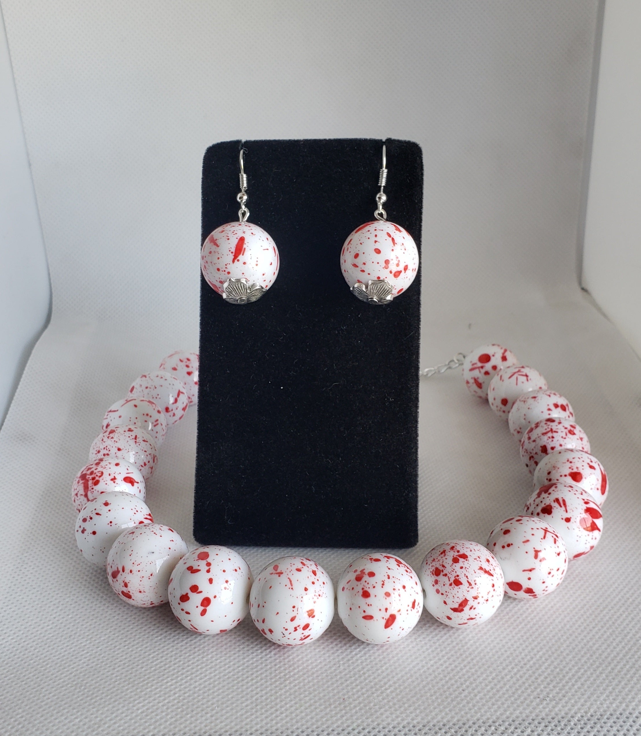 Blood Splatter Gumball Bead Necklace and Earrings Set – Goodnitedoll